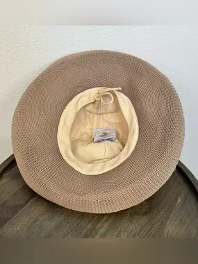 Wallaroo | Accessories | Wallaroo Hat Company Beige Victoria Two Toned ...